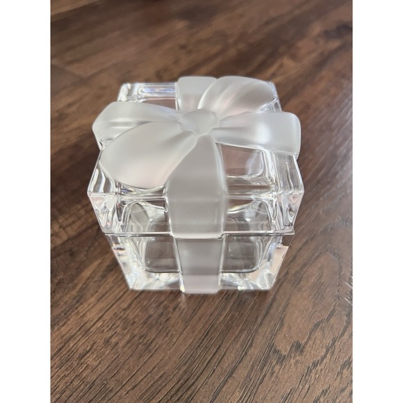 Tiffany & Co. | Art | Tiffany Co Bow Trinket Box Frosted Crystal ...